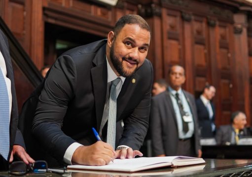 Alerj exonera 40 assessores e chefe de gabinete de Thiago Rangel; folha ...