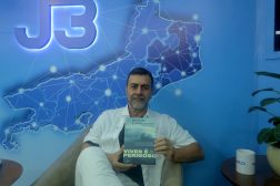Em passagem por Campos, Marcelo Freixo fala de livro e política no ...